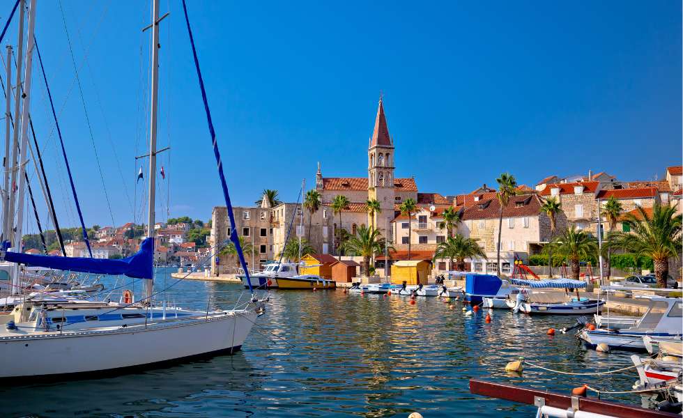 Milna - Pakleni Islands - Hvar Tour | Aristo Charter